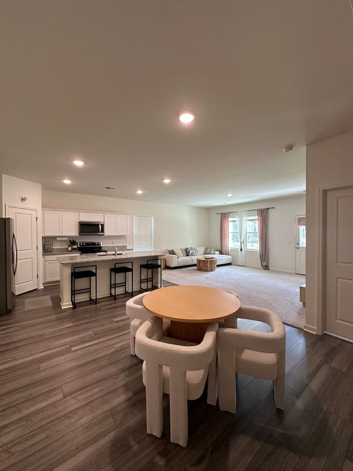 Copper Room At Moonbeam | 30 Min To Downtown - North Charleston, SC