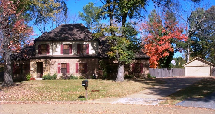 Spacious Home (Families/groups) Near Fedex Golf - Germantown, TN