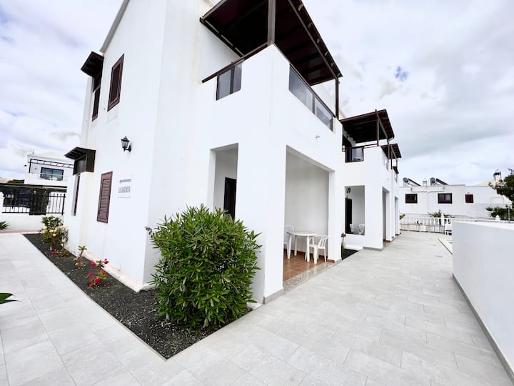 Two Bedroom Apartment In Puerto Del Carmen - ランサローテ島