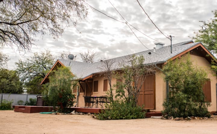 Historic Tyndall House Minutes From Uofa/downtown - Tucson, AZ