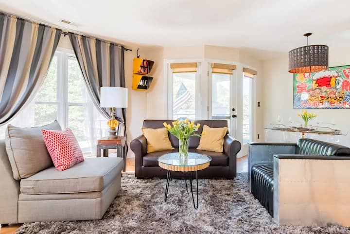 2br/2ba Chic Townhome Walk To The Sports Stadiums - Charlotte, NC