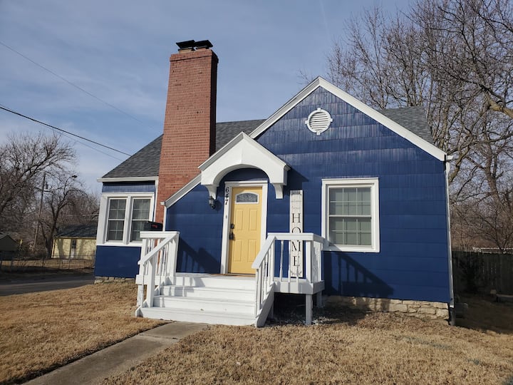Welcome To Webster! Wonderful 3bed, 2bath Cottage - Topeka, KS