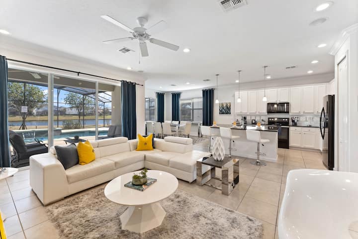 Spacious Disney Getaway: King Suites, Pool & Spa! - Kissimmee, FL