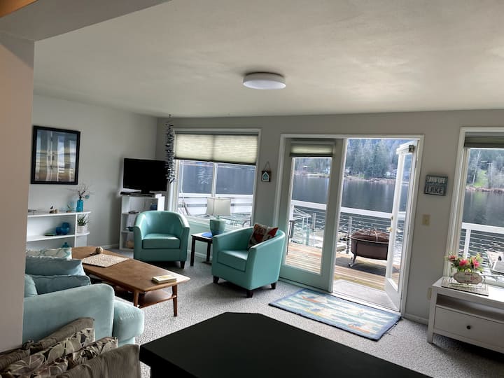 Lakefront 5 Bedroom Home With Hot Tub - Mount Vernon, WA