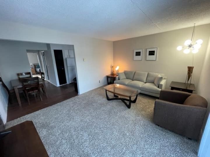 Lovely 1-bedroom W/ W/d In Royal Oak! 4011-204 - Troy, MI