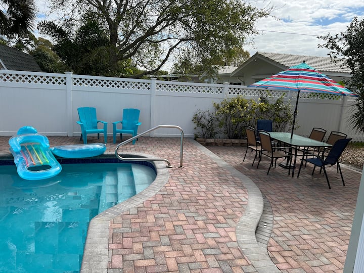 Poolside Paradise & Beach Bound - Madeira Beach, FL