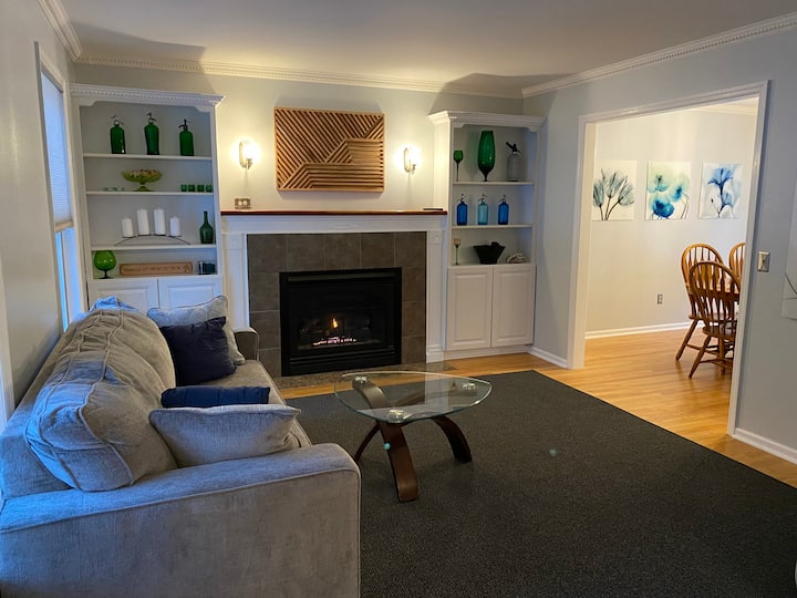 Spacious Vacation Home 4br 4mi To Town And Track - Saratoga Springs, NY