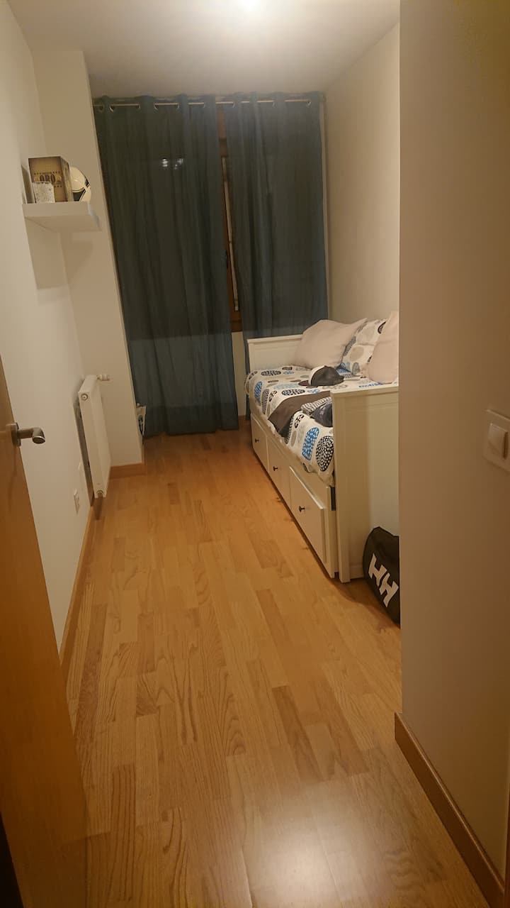 Piso De 2 Habitaciones,2 Baños Y Amplio Salon. - Gijón