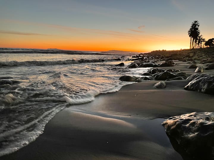 Surf Town Bungalow:  Fun And Beautiful - Ventura, CA