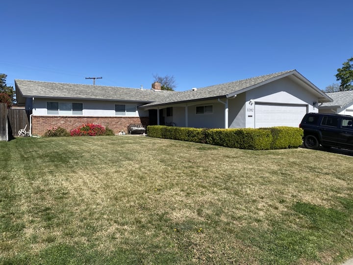 Private Bedroom, Bathroom - Private Entrance - Sacramento, CA