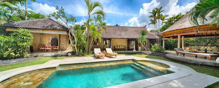 Seminyak Tropical Oasis Villa - Legian