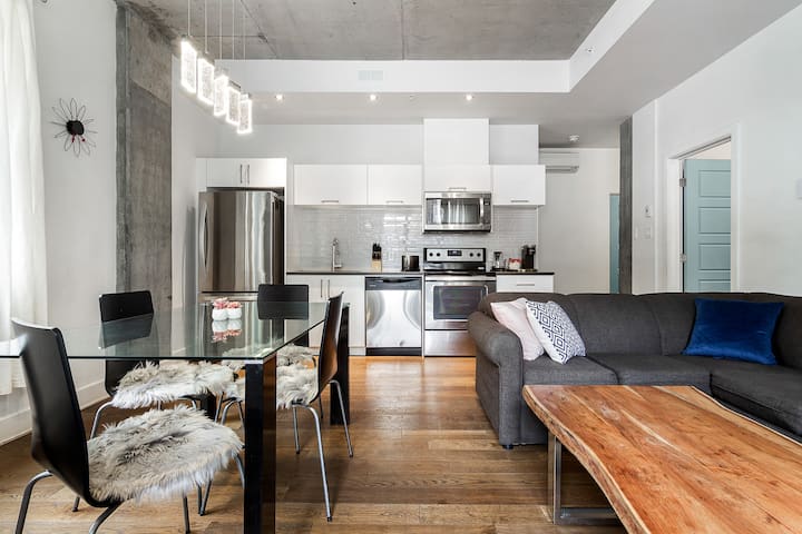 Executive 2br Suite - Montreal