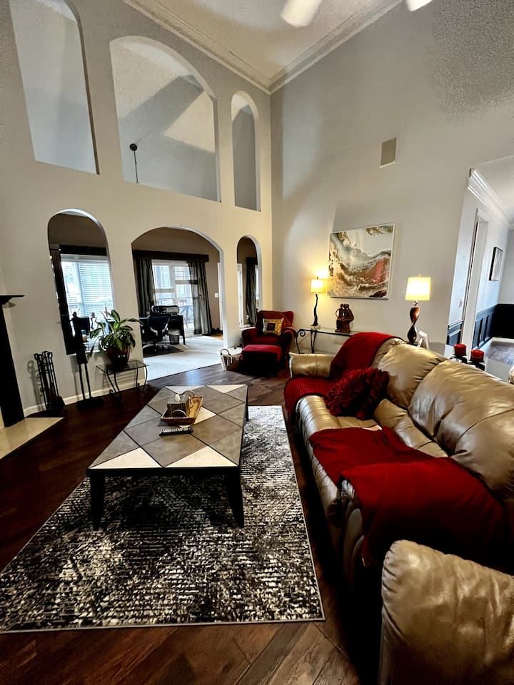 Hot-tub Getaway Perfect For The Whole Family! - Acworth, GA