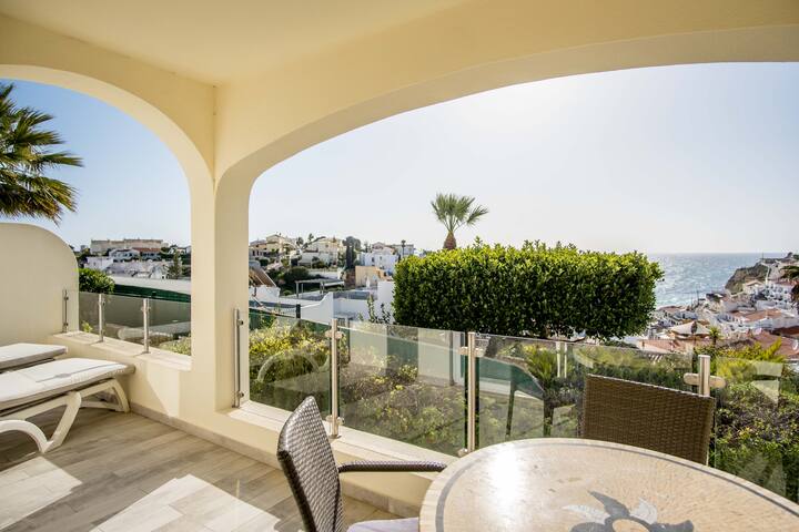 Luxury Rooftop Apartment, With Communal Pool - Carvoeiro