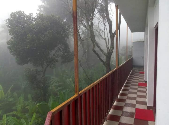 Prakrithi Window Thekkady With Forest View - Thekkady