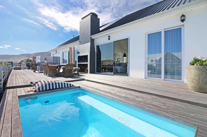 Stunning 5 Bedroom Holiday Home With Sea Views - Hermanus