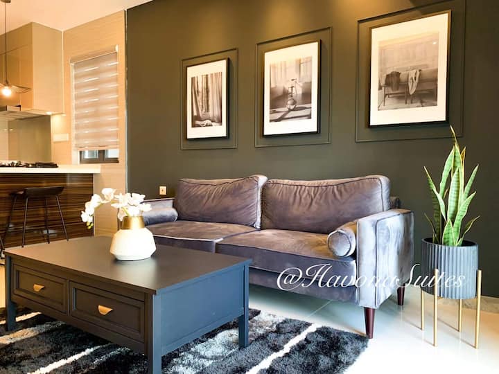 R&f 【1br/dk】stylish-black Chic Designer Suite Byⓗⓢ - Johor Bahru