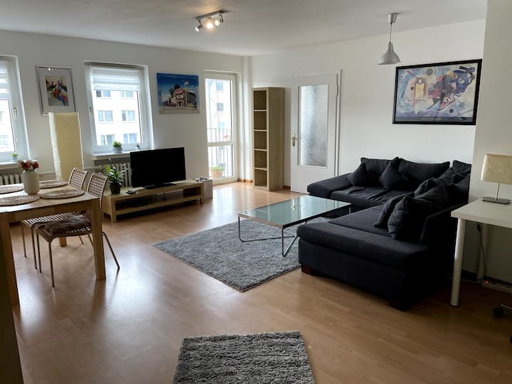 Tolle Möblierte Wohnung In Sehr Zentraler Lage - Colonia