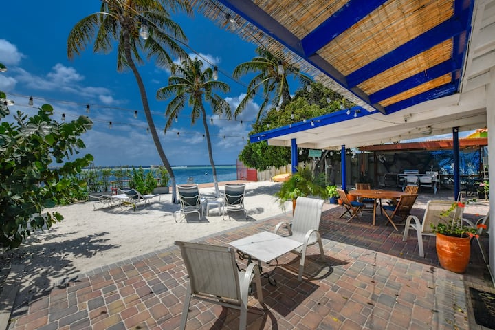 Dreamy Waterfront Beach House In Aruba - Aruba