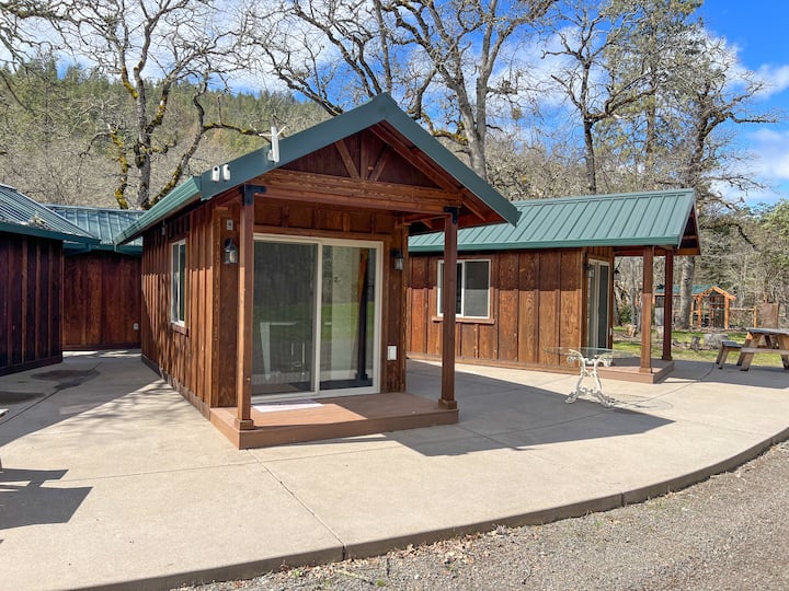 Mountain View Cabin In Medford - Eagle Point, OR