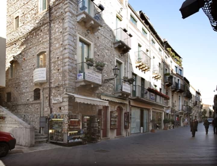 Apartment Central 4 In The Town Center Of Taormina - Taormina
