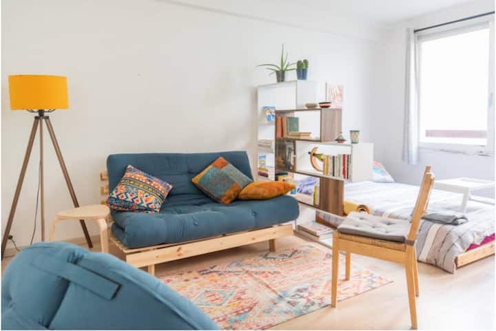 Studio Design Parisien Avec Balcon - Place de la République