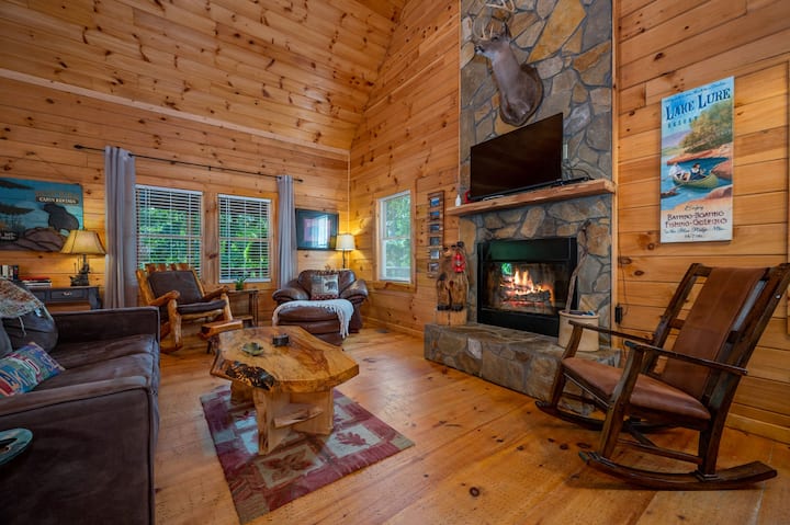 Big, Private Log Cabin/mountains/hot Tub/pet/canoe - Lake Lure, NC