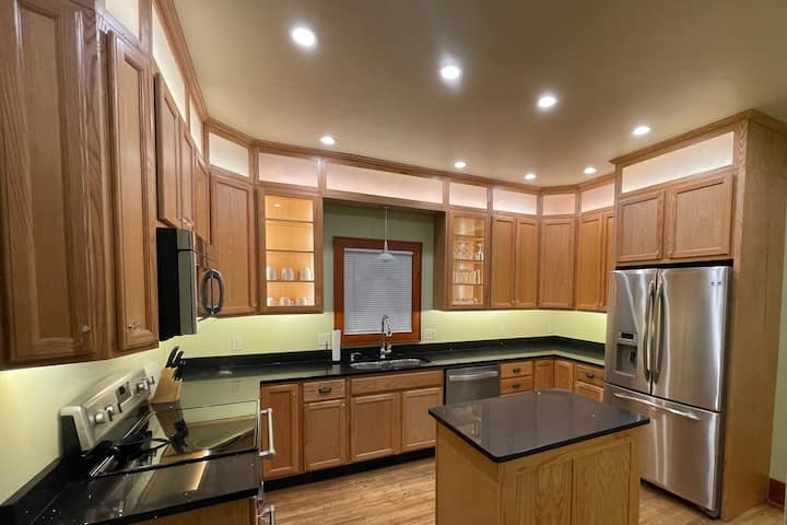 Classic 5 Bedroom – Close To Beach And Downtown - Sheboygan, WI