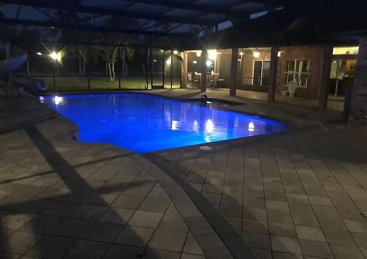 Private And Cozy Family Size Home Epic Pool - Deltona, FL