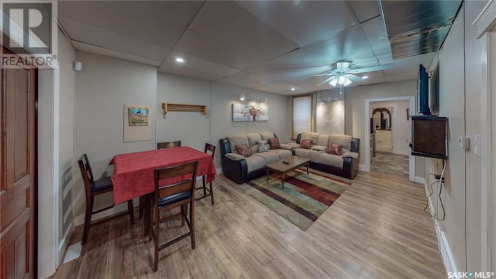 Downtown Cheerful 2-bedroom Suite - Regina