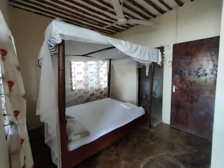 Miwa B&b Single Budget Room Without Kitchen - Diani Beach