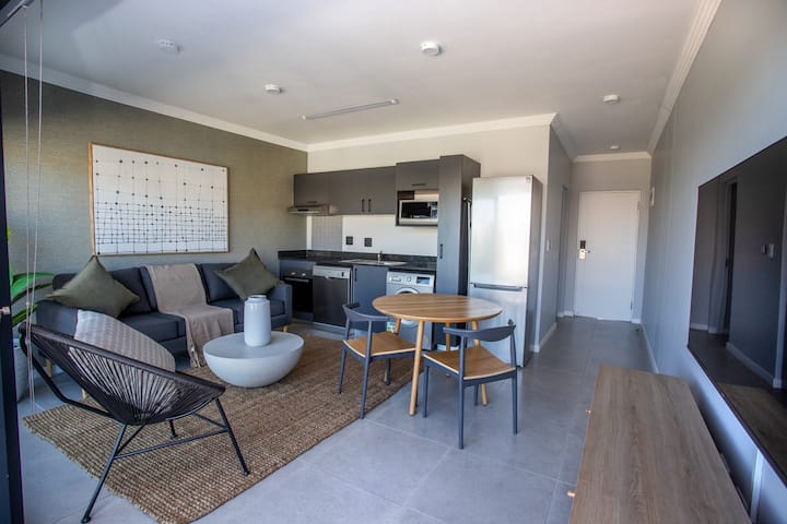 The Space To Be @ Gateway - Saffron Splendour - Umhlanga