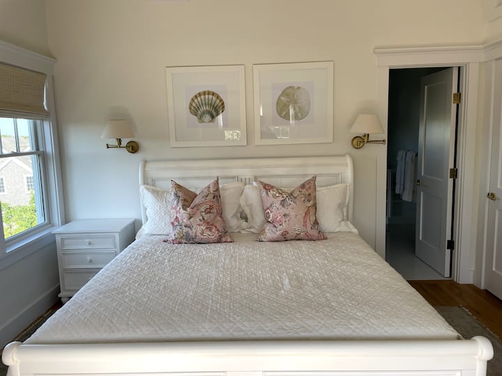 Custom Built 2022 - Walking Distance To Town/beach - Nantucket, MA