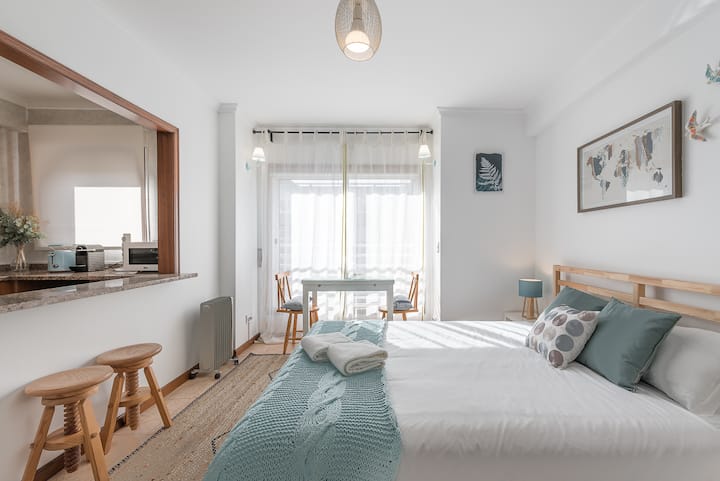 Lost In The Echo - Porto