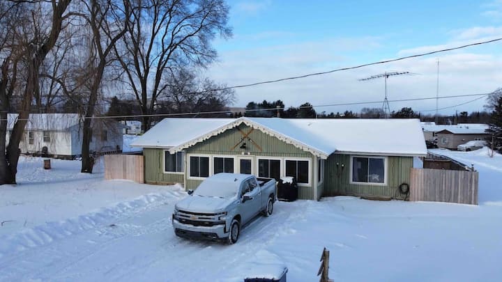 Up North Vacation Whole House - Boyne Falls, MI