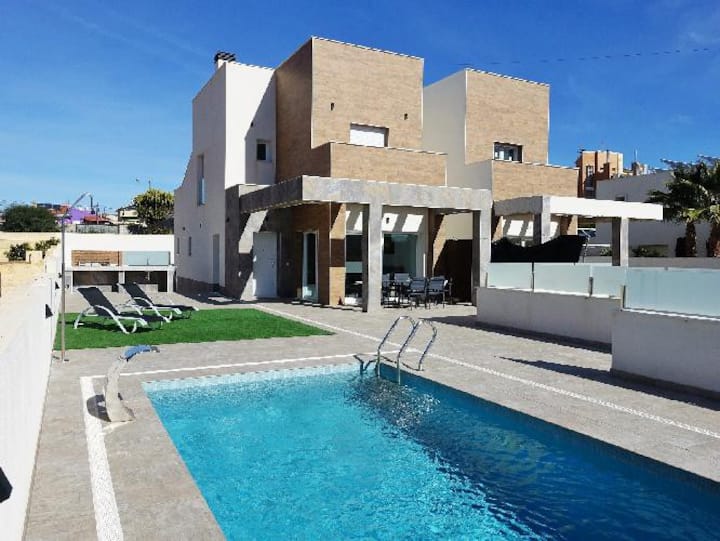 Villa Domizil De Luxe: Built 2022 Peace Very Quiet - Torrevieja