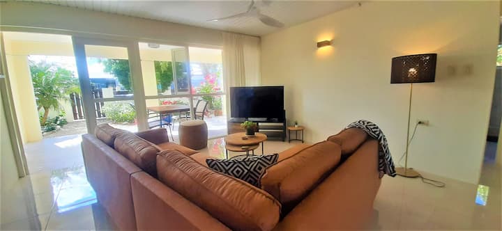 Private Paradise: Tropical Garden, Pool & Jacuzzi - Aruba