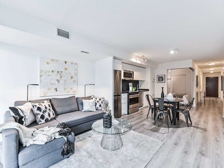 Lovely 1+1 Bedroom Condo In Downtown Toronto - Toronto