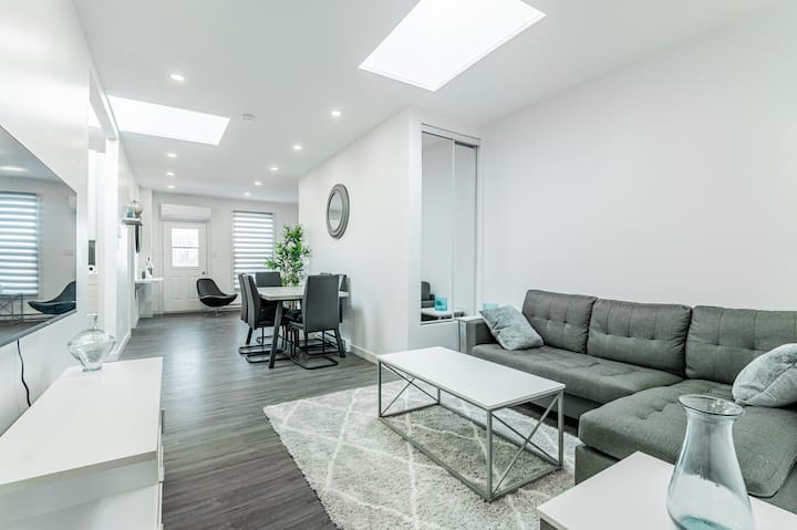 Modern 3 Bedroom Condo - Montreal