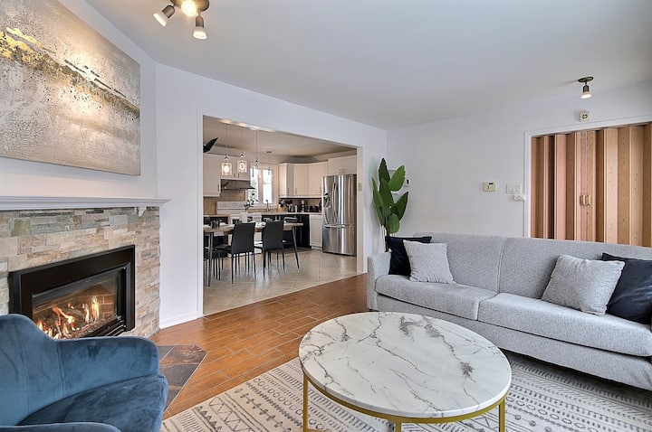 Maison 3 Chambres  - Parking Gratuit - Brossard