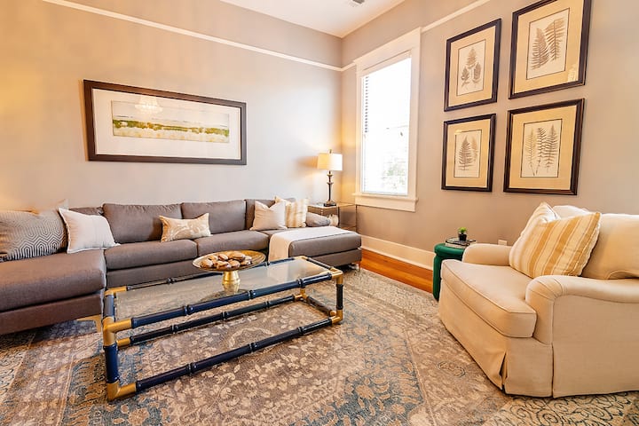 Sparkling Savannah Suite With Treetop Balcony - Savannah, GA