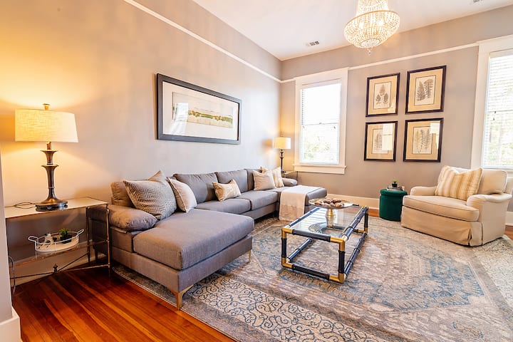 Sparkling Savannah Suite With Treetop Balcony - Savannah, GA
