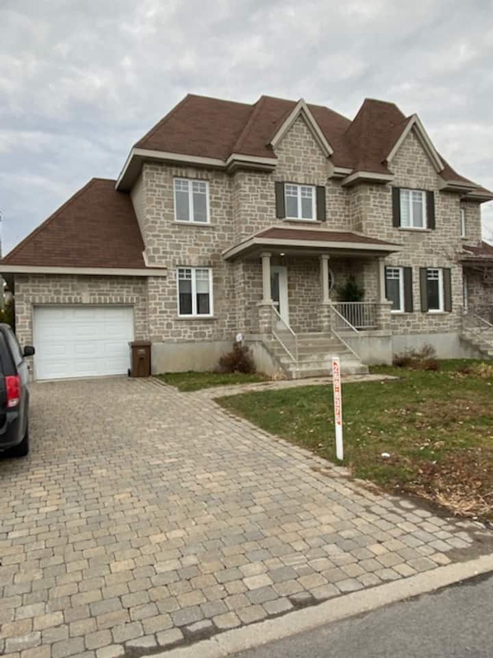 1155-semi-détaché Chaleureux Avec Garage! - Repentigny