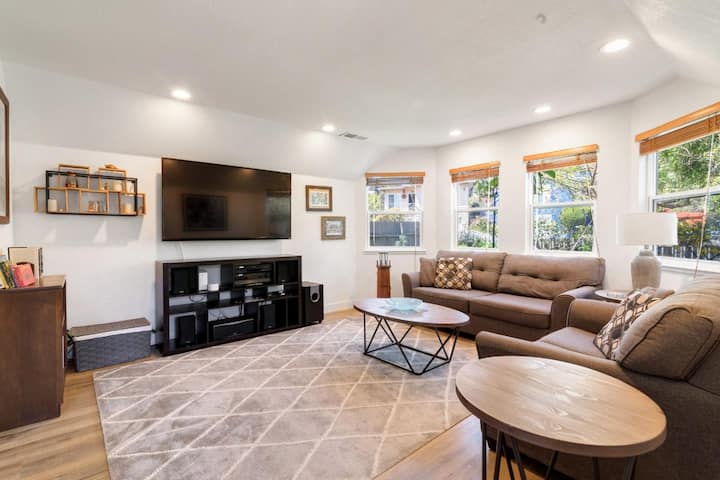 Cozy Storybook Beach House In Pacifica Near Pier - Pacífica, CA