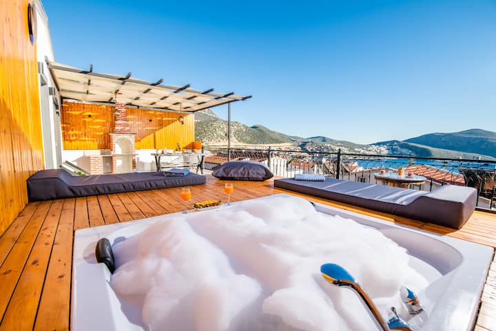 Muhteşem Manzarada Jaquzi Keyfi! - Kalkan