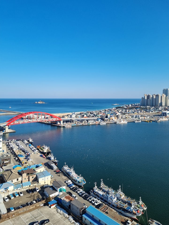 • 속초앞바다 🏝오션뷰
초고층에서 동해바다의 아름다운 일출을🌅 느껴보세요~넷플릭스 무료 - 속초시