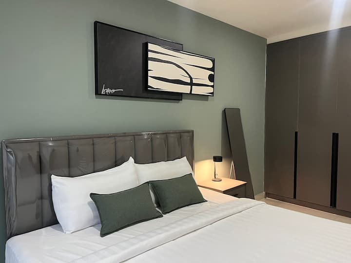 Peak 2br Lovely N Spacious Apartment L Superb-view - Phnom Penh