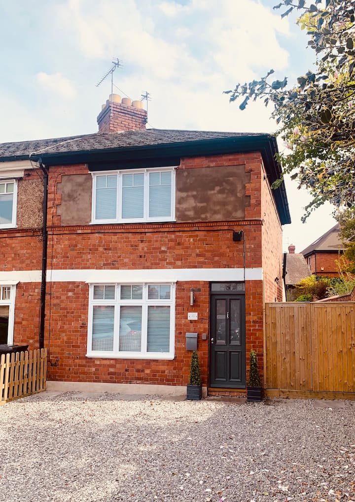 Stunning 2 Bed Cottage With Lovely Walled Garden - Shrewsbury