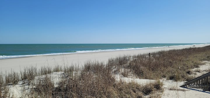 2 Bedroom Beach Front Condo With Balcony. - Surfside Beach, SC