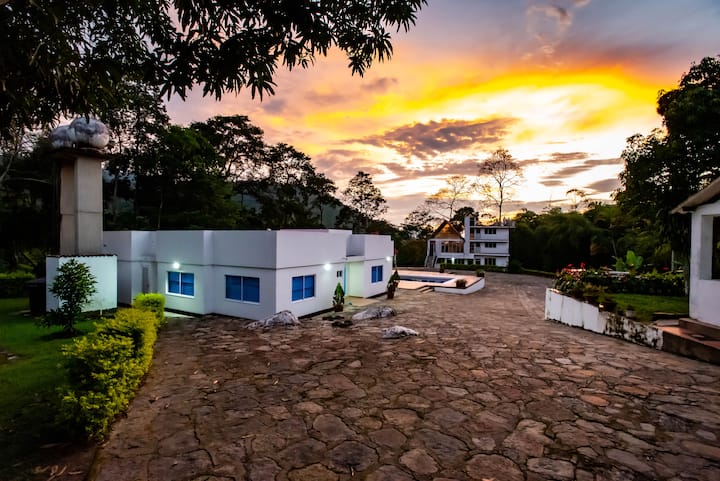 Hermosa Villa Campestre La Gran Vía - La Mesa